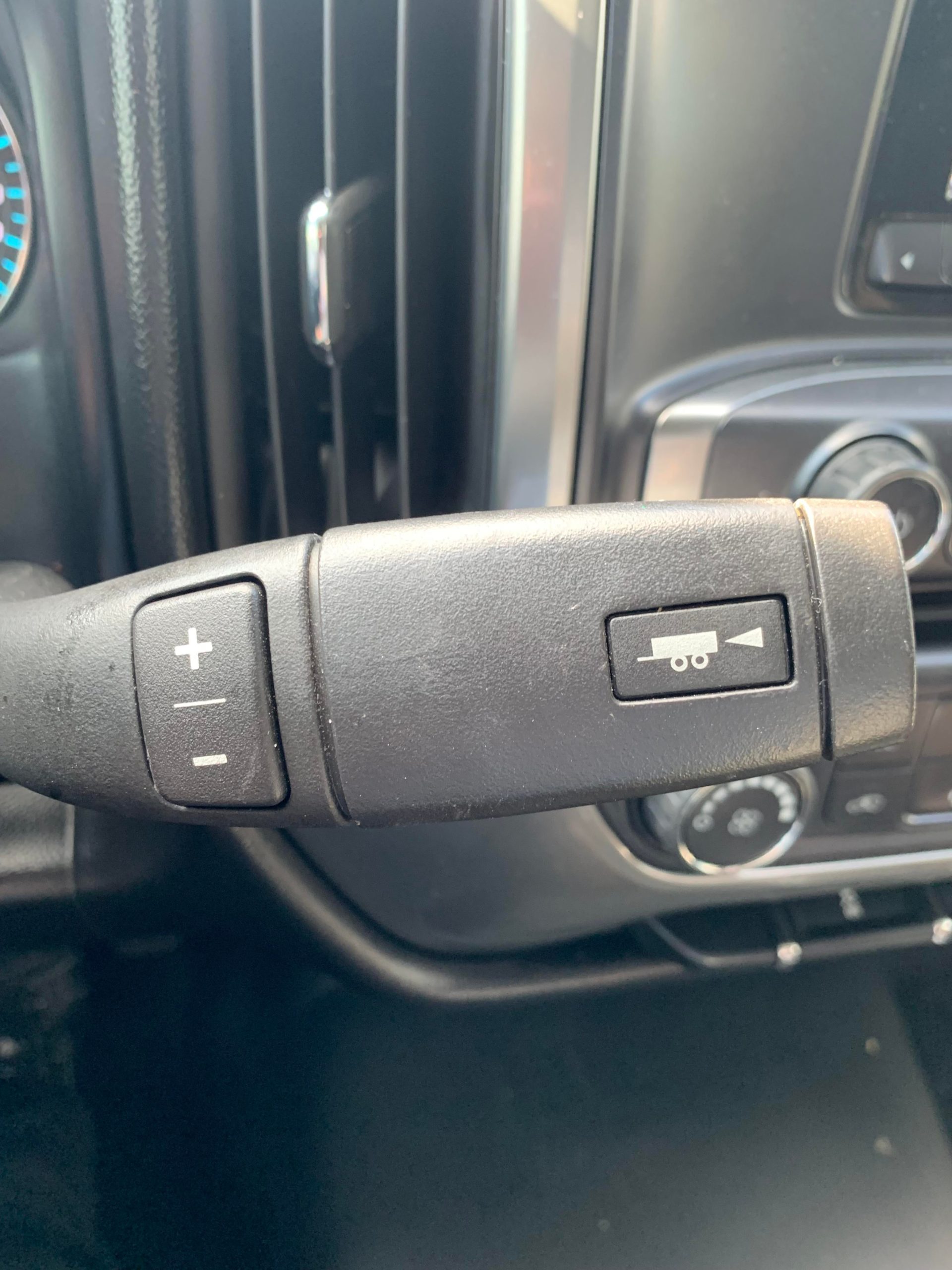 What Does the Trailer Button Do on a Silverado - Car News Box